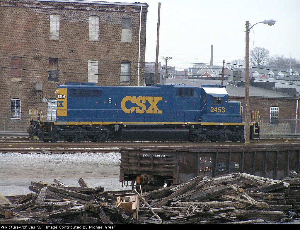 CSX 2453 SD38-2